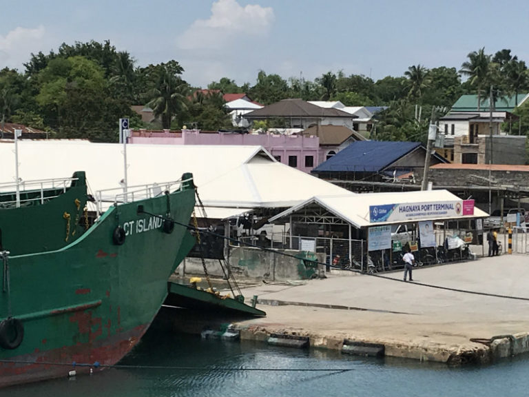 Hagnaya Port - whynotwithkids.com